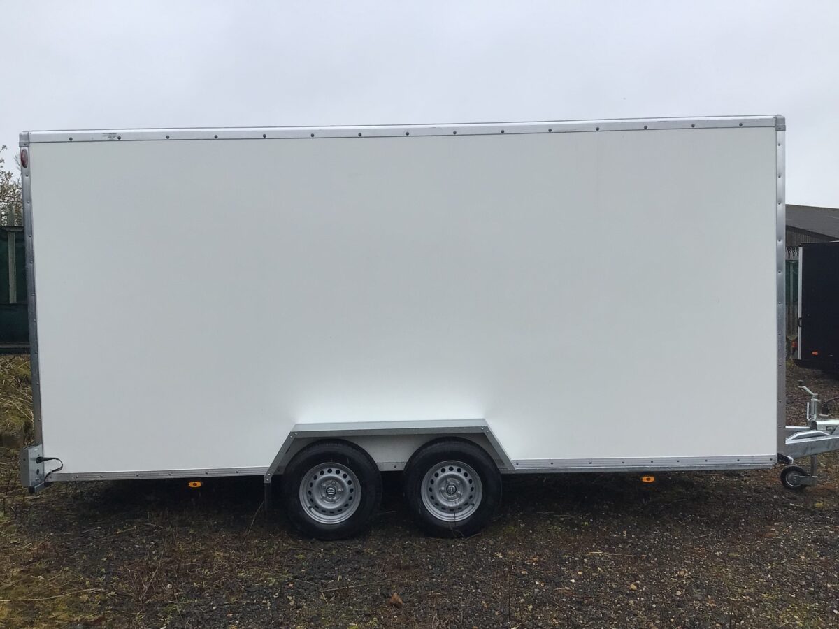 Commercial Trailers-Boxer Trailers
