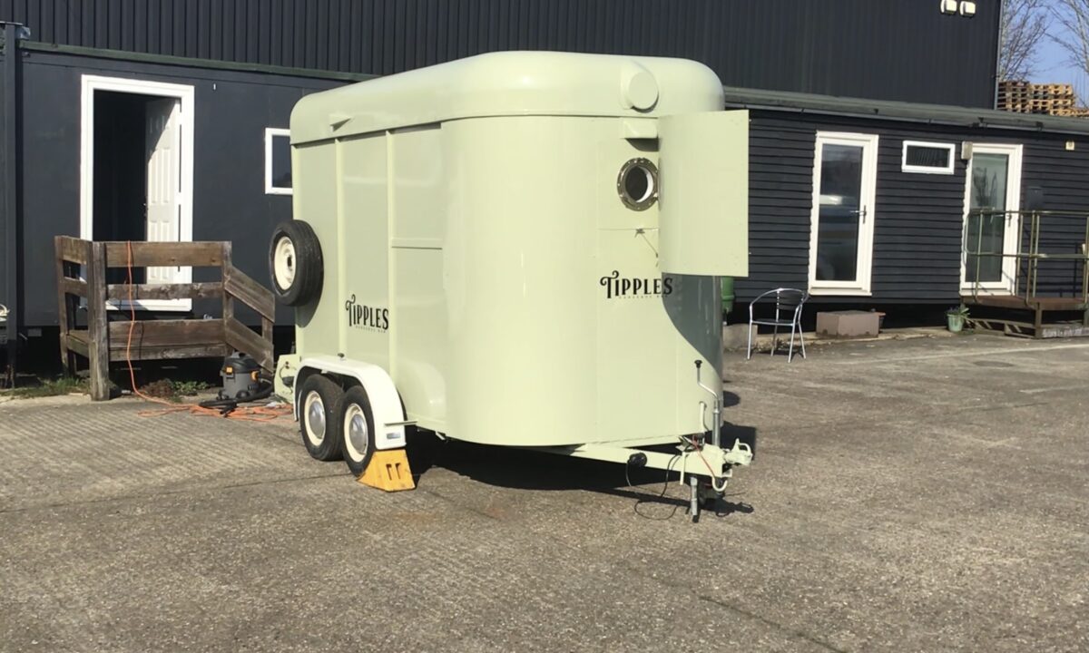 gin and cocktail bar-boxer trailers